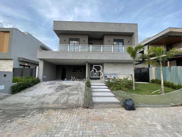 Sobrado para venda em Condomínio Arborais de 340.00m² com 4 Quartos e 4 Suites