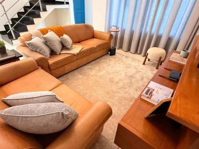 Sobrado para venda em Condomínio Dona Maria José de 248.00m² com 3 Quartos, 3 Suites e 4 Garagens