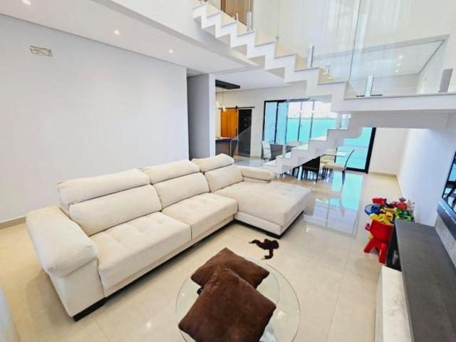 Sobrado para venda em Condomínio Dona Maria José de 240.00m² com 3 Quartos, 3 Suites e 4 Garagens