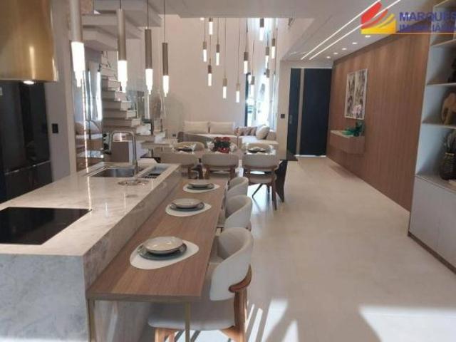 Sobrado para venda em Condomínio Duas Marias de 360.00m² com 4 Quartos, 4 Suites e 5 Garagens