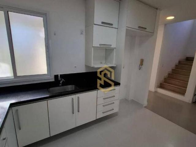 Sobrado para venda em Condomínio Jardim Dos Aromas de 169.00m² com 3 Quartos, 1 Suite e 3 Garagens
