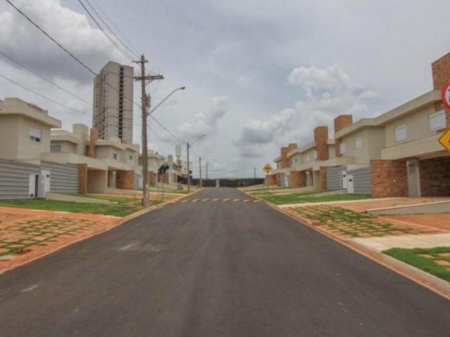 Sobrado para venda em Condomínio Jardim Sul de 189.00m² com 3 Quartos, 1 Suite e 4 Garagens