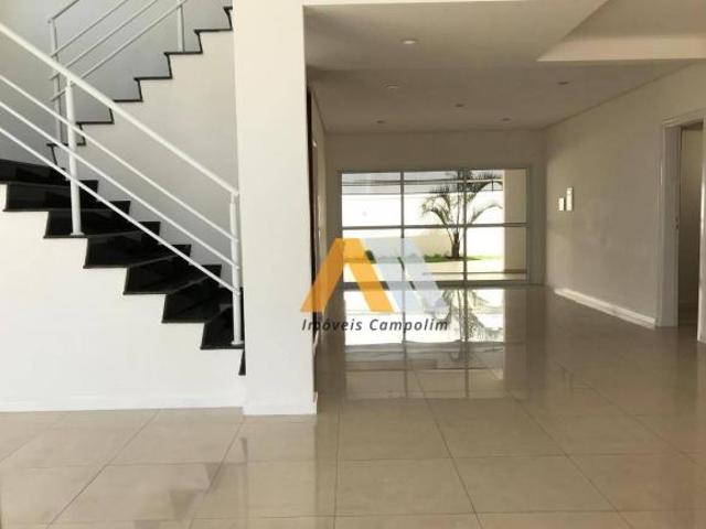 Sobrado para venda em Condomínio Mont Blanc de 300.00m² com 3 Quartos, 3 Suites e 4 Garagens