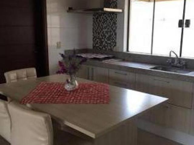 Sobrado para venda em Condomínio Residencial Montreal de 331.00m² com 4 Quartos, 3 Suites e 4 Garage