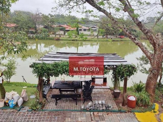 Sobrado para venda em Caetetuba de 200.00m² com 4 Quartos e 1 Garagem