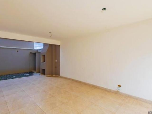 Sobrado para venda em Campo Comprido de 181.00m² com 3 Quartos, 1 Suite e 2 Garagens