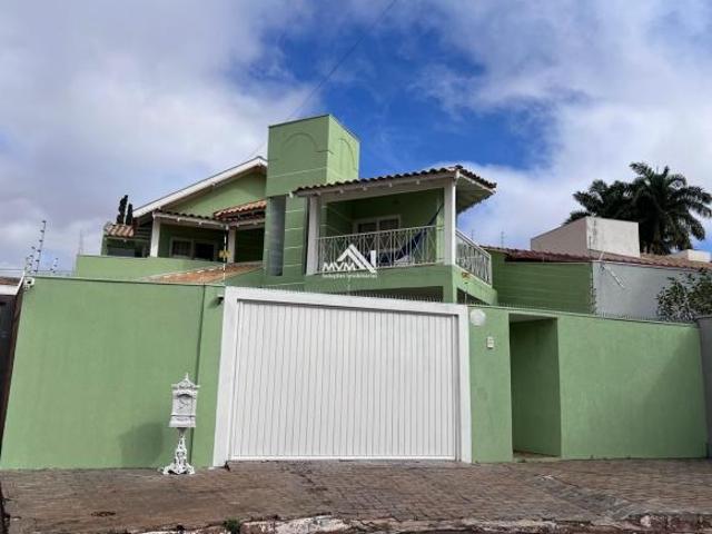 Sobrado para Venda em Campo Grande, Jardim dos Estados, 4 dormitórios, 4 suítes, 5 banheiros, 3 vaga