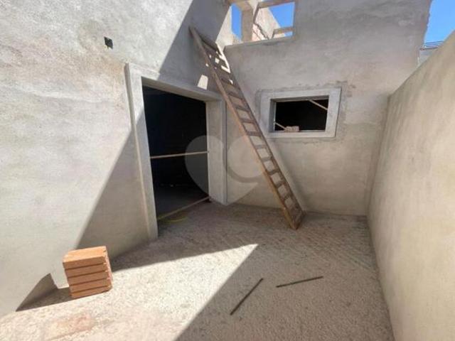 Sobrado para venda em Campestre de 110.00m² com 3 Quartos, 3 Suites e 4 Garagens