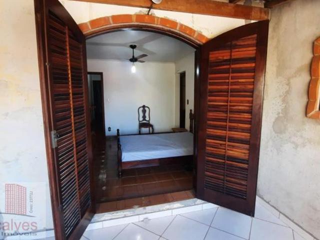 Sobrado para venda em Canhema de 197.00m² com 3 Quartos, 1 Suite e 3 Garagens