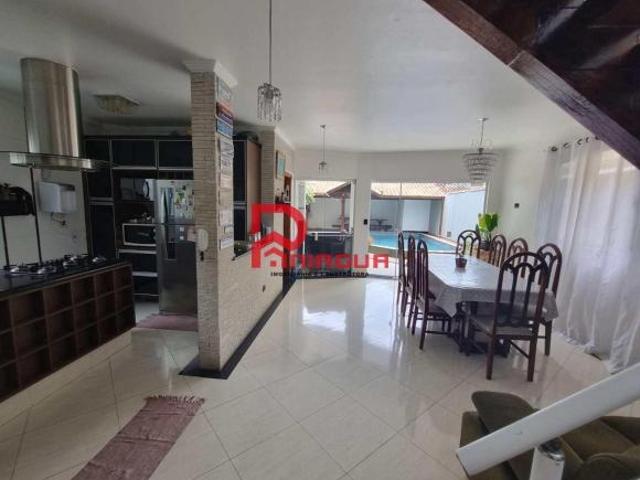 Sobrado para venda em Canto Do Forte de 199.00m² com 4 Quartos, 1 Suite e 2 Garagens