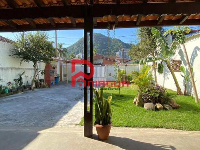 Sobrado para venda em Canto Do Forte de 200.00m² com 4 Quartos, 1 Suite e 5 Garagens