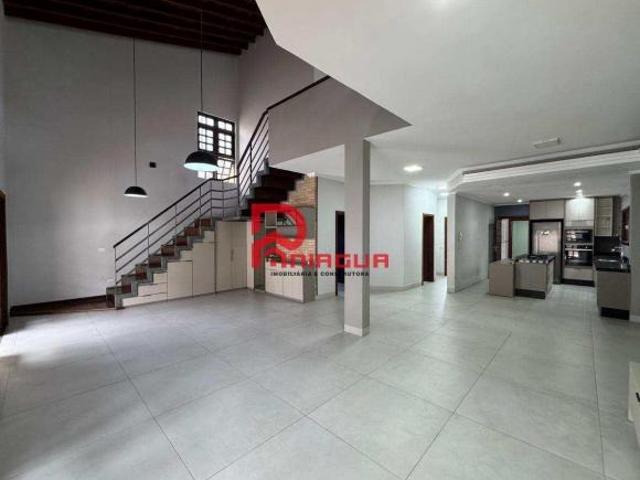 Sobrado para venda em Canto Do Forte de 250.00m² com 4 Quartos, 2 Suites e 4 Garagens