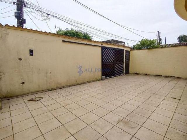 Sobrado para venda em Canto Do Forte de 250.00m² com 4 Quartos, 4 Suites e 4 Garagens
