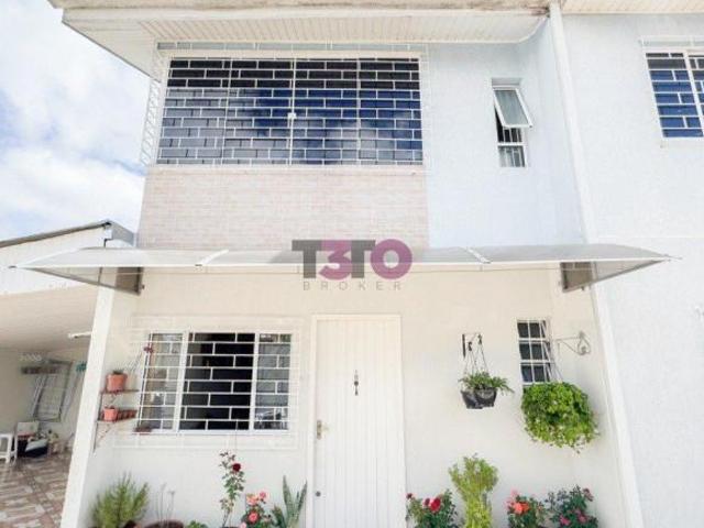 Sobrado para venda em Capão Raso de 104.00m² com 3 Quartos, 1 Suite e 2 Garagens