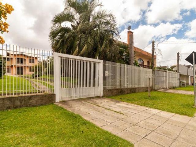 Sobrado para venda em Capão Raso de 108.00m² com 3 Quartos, 1 Suite e 6 Garagens