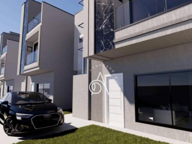 Sobrado para venda em Capão Raso de 127.00m² com 3 Quartos, 3 Suites e 2 Garagens