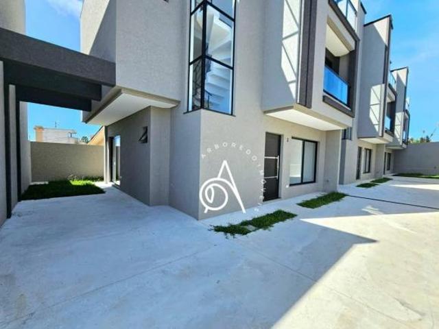 Sobrado para venda em Capão Raso de 133.00m² com 3 Quartos, 3 Suites e 2 Garagens