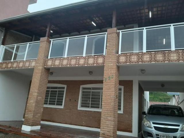 Sobrado para Venda em Caraguatatuba, Centro, 5 dormitórios, 1 suíte, 4 banheiros, 4 vagas