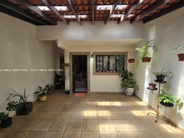 Sobrado para venda em Cezar De Souza de 180.00m² com 3 Quartos, 1 Suite e 2 Garagens