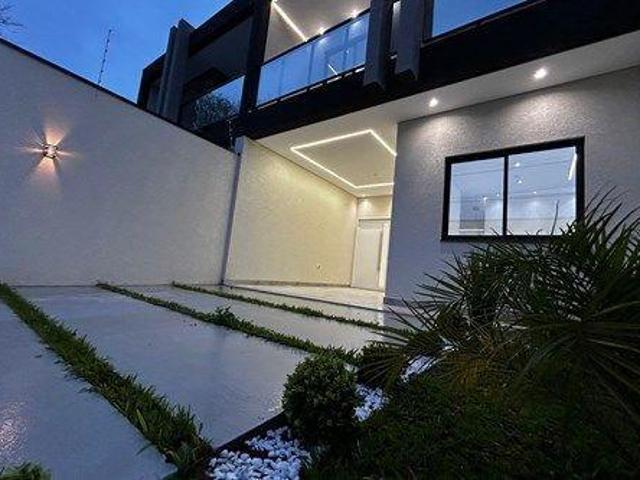 Sobrado para venda em Centro de 160.00m² com 3 Quartos, 3 Suites e 2 Garagens