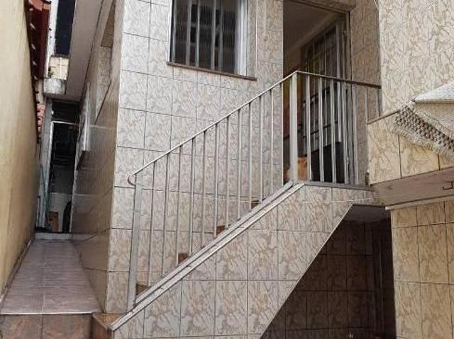Sobrado para venda em Centro de 137.00m² com 2 Quartos e 2 Garagens