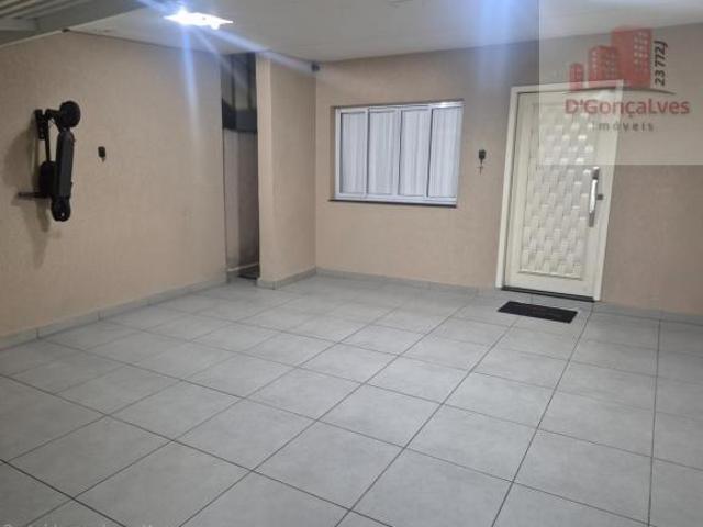 Sobrado para venda em Centro de 136.00m² com 2 Quartos e 2 Garagens