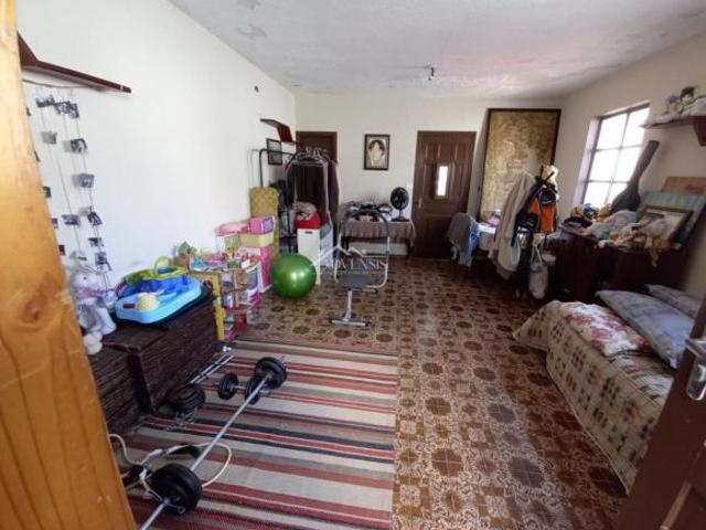 Sobrado para venda em Centro de 247.00m² com 4 Quartos, 2 Suites e 3 Garagens