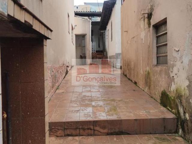 Sobrado para venda em Centro de 250.00m² com 2 Quartos e 3 Garagens