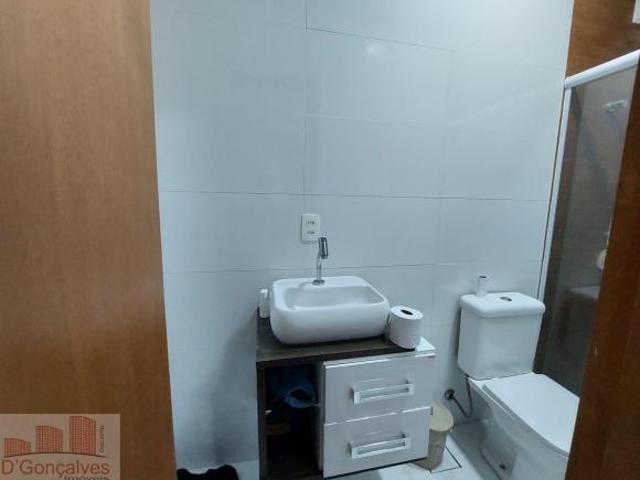 Sobrado para venda em Centro de 250.00m² com 3 Quartos, 3 Suites e 4 Garagens
