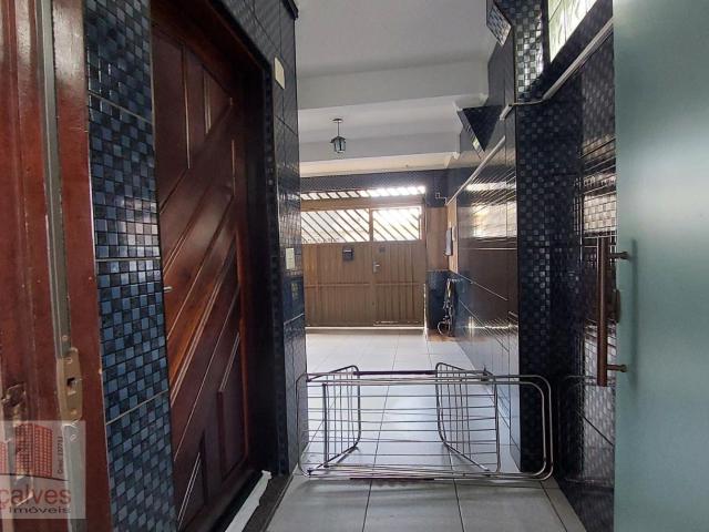 Sobrado para venda em Centro de 250.00m² com 4 Quartos, 3 Suítes e 2 Garagens