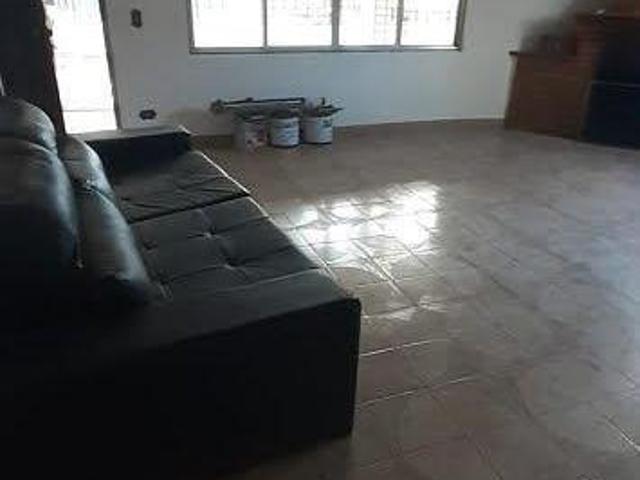 Sobrado para venda em Centro de 250.00m² com 6 Quartos e 3 Garagens