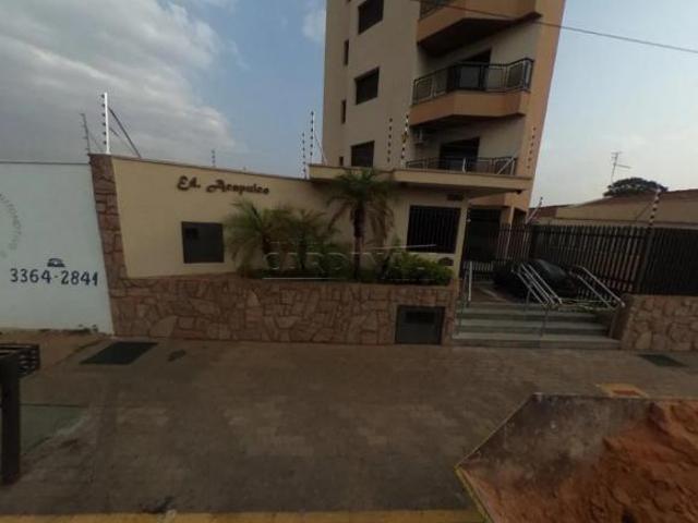 Sobrado para venda em Centro de 260.00m² com 4 Quartos, 2 Suites e 3 Garagens