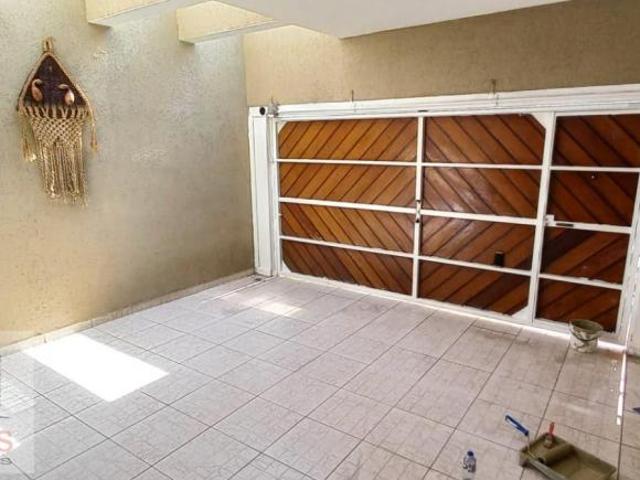 Sobrado para venda em Centro de 200.00m² com 3 Quartos e 2 Garagens