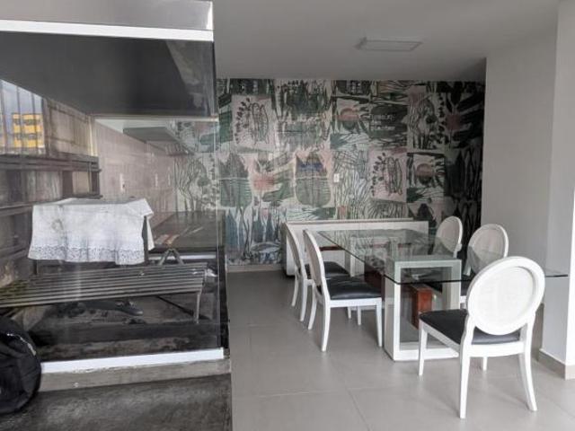 Sobrado para venda em Centro de 228.00m² com 3 Quartos, 1 Suite e 2 Garagens