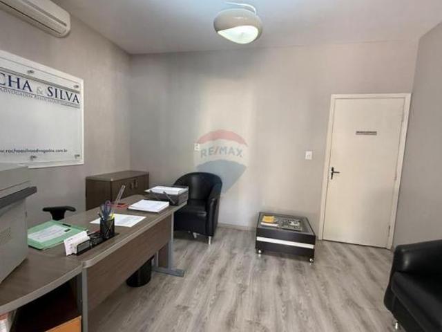 Sobrado para venda em Centro de 232.11m² com 6 Quartos e 4 Garagens