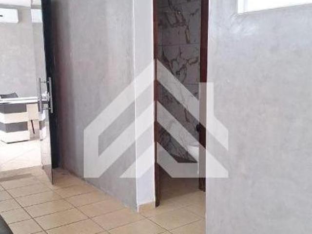 Sobrado para venda em Centro de 319.00m² com 3 Quartos, 1 Suite e 4 Garagens