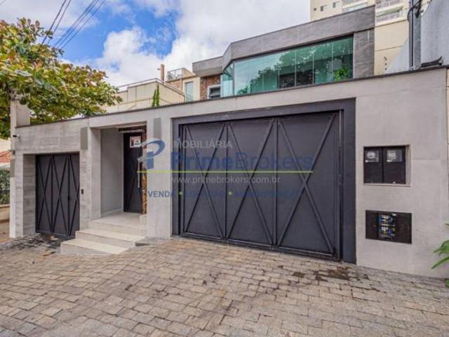 Sobrado para venda em Chácara Inglesa com 5 quartos, 1 suíte e 6 vagas de 285m²