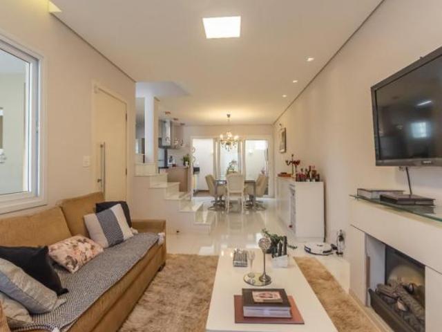 Sobrado para venda em Chácara Inglesa com 3 quartos, sendo 3 suítes, 180m²