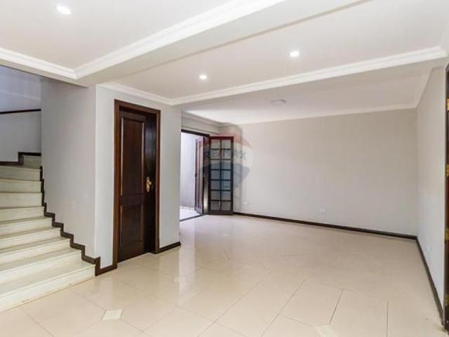 Sobrado para venda em Cidade Jardim de 190.00m² com 3 Quartos e 2 Garagens