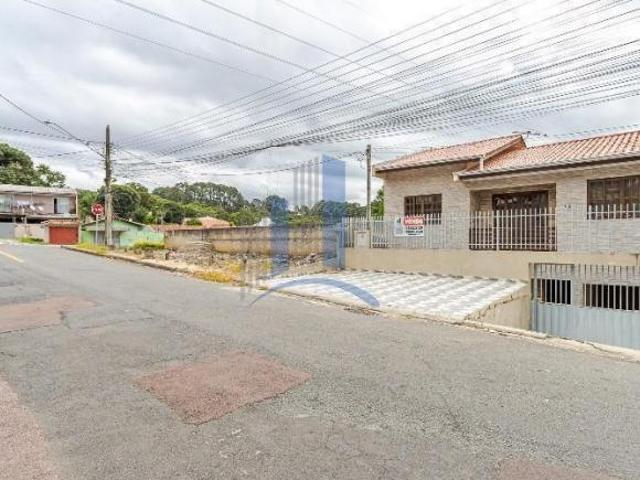 Sobrado para Venda em Curitiba, Santa Cândida, 5 dormitórios, 1 suíte, 3 banheiros, 2 vagas
