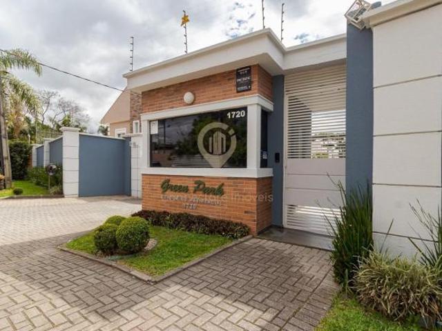 Sobrado para Venda em Curitiba, Santa Cândida, 3 dormitórios, 1 suíte, 3 banheiros, 2 vagas