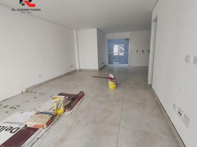 Sobrado para Venda em Curitiba, Uberaba, 3 dormitórios, 3 suítes, 4 banheiros, 1 vaga
