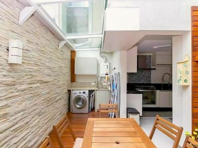 Sobrado para venda em Água Verde de 157.00m² com 3 Quartos, 1 Suite e 2 Garagens