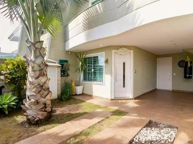 Sobrado para venda em Água Verde de 157.00m² com 3 Quartos, 1 Suite e 2 Garagens
