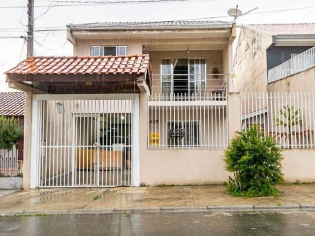 Sobrado para venda em Alto Boqueirão de 170.00m² com 3 Quartos, 1 Suite e 2 Garagens