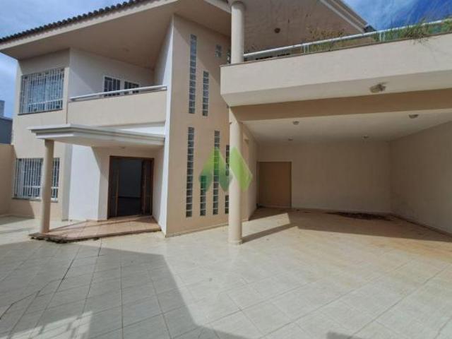 Sobrado para venda em Altos Do Paraíso de 331.00m² com 5 Quartos, 3 Suites e 4 Garagens