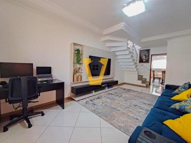 Sobrado para venda em Assunção com 3 quartos, sendo 1 suíte, 216m²