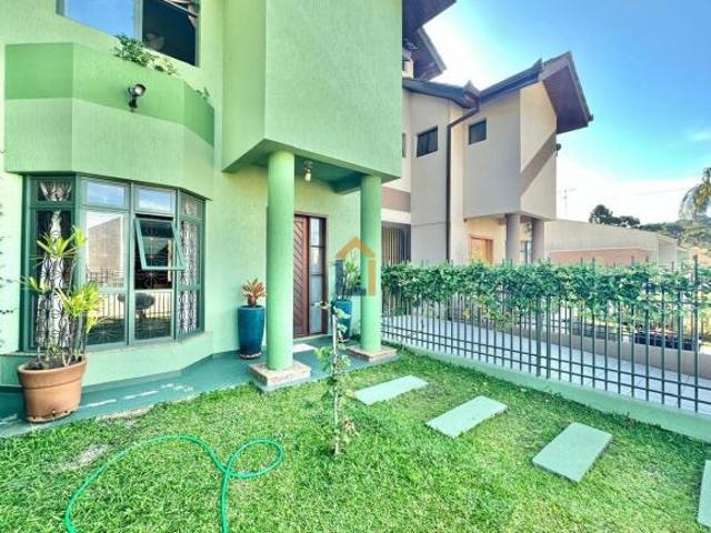 Sobrado para venda em Atuba de 270.00m² com 5 Quartos, 1 Suite e 3 Garagens