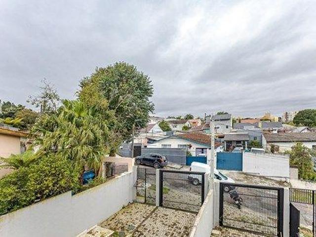 Sobrado para venda em Boa Vista de 166.00m² com 3 Quartos, 1 Suite e 4 Garagens
