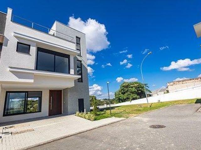 Sobrado para venda em Boa Vista de 185.00m² com 3 Quartos, 1 Suite e 2 Garagens